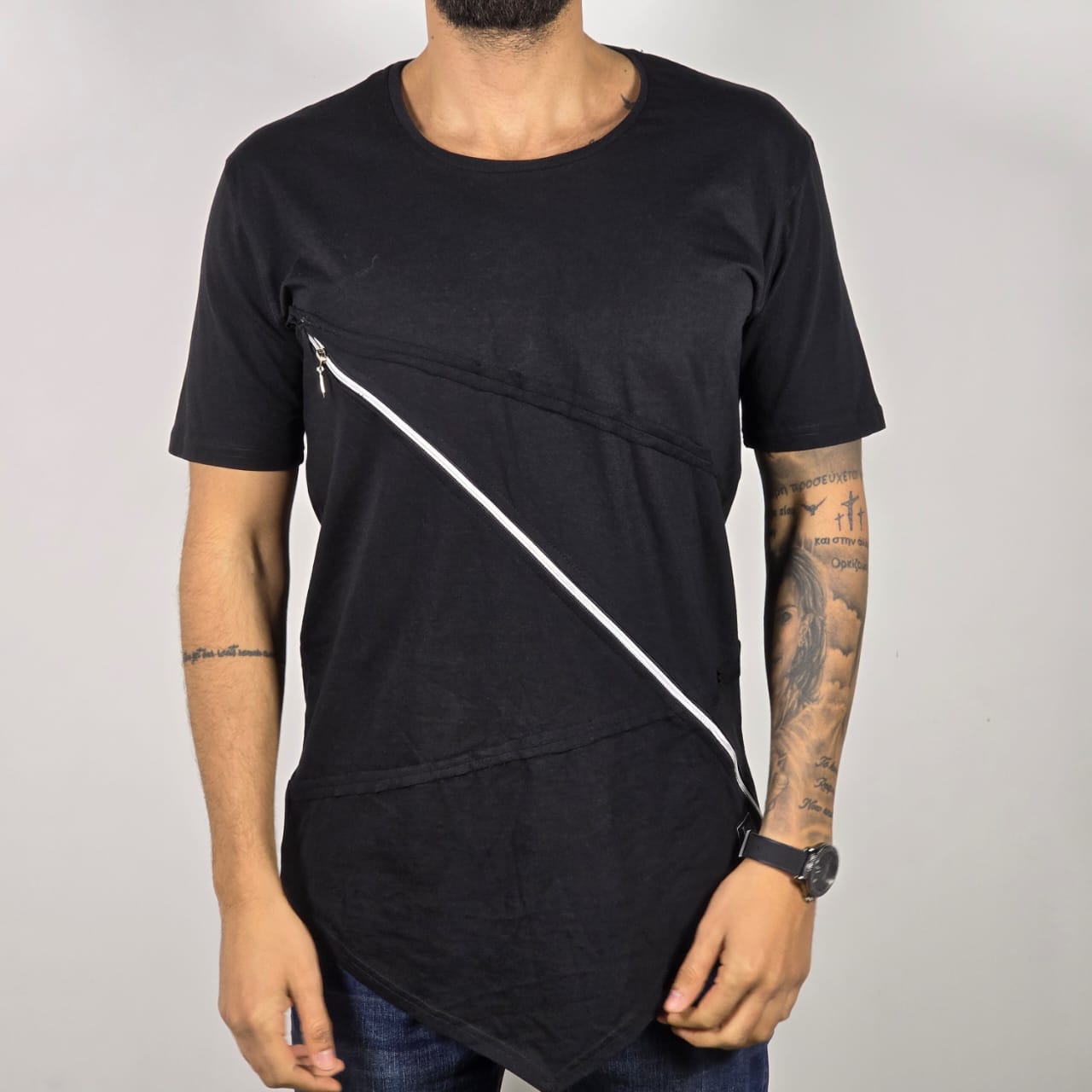 𝐎𝐯𝐞𝐫𝐬𝐢𝐳𝐞𝐝 𝐬𝐡𝐚𝐫𝐩 𝐭𝐞𝐞 – LEVIN